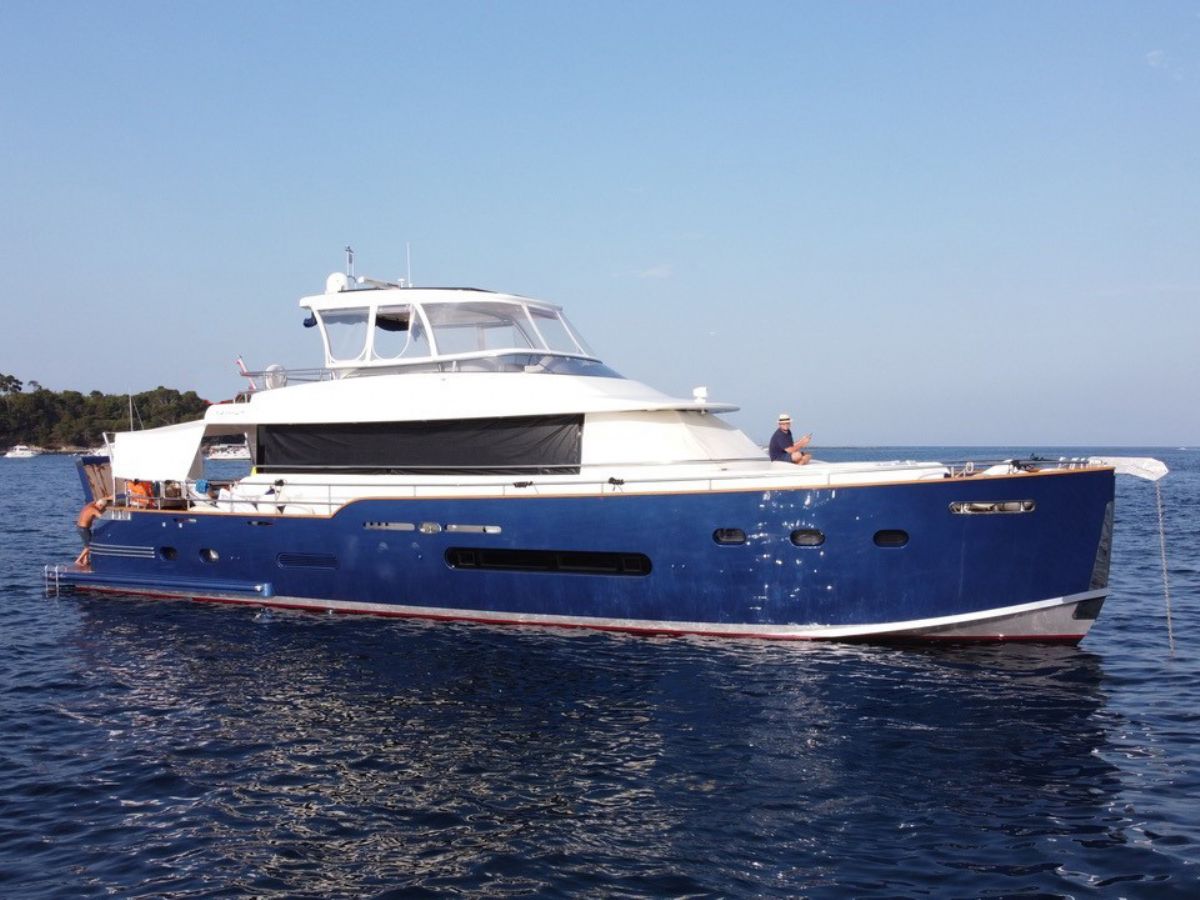 Semi Displacement : Azimut Magellano 74 : Motor Yacht for sale