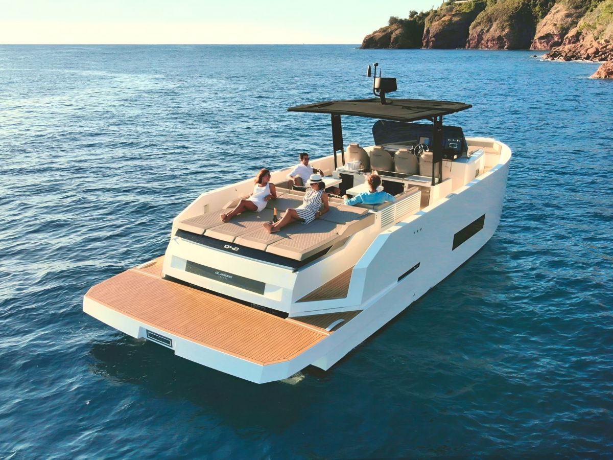 Used Motor Yachts and Sail Yachts for sale: Dolphin Yachts, Yacht Broker