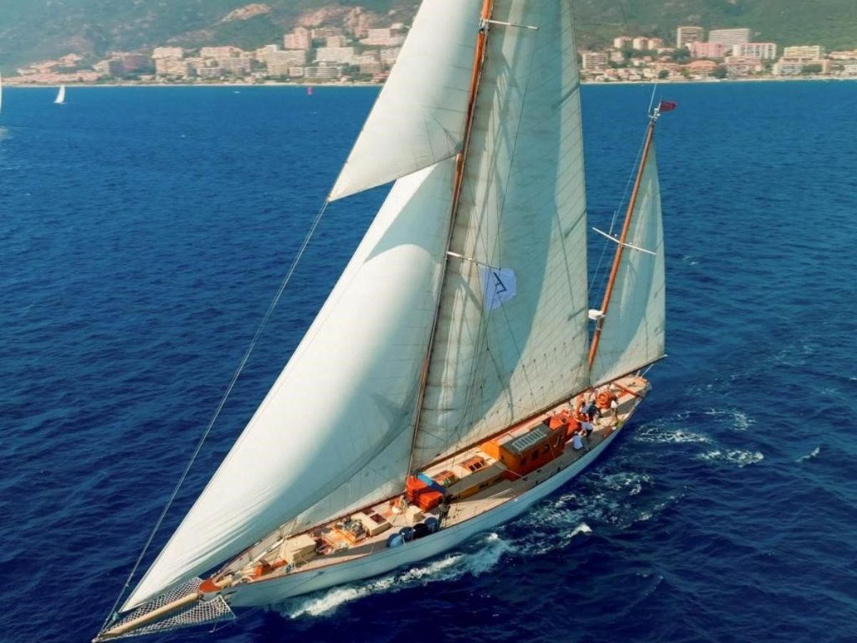 Ketch : Camper & Nicholsons Classic : Sail Yacht for sale